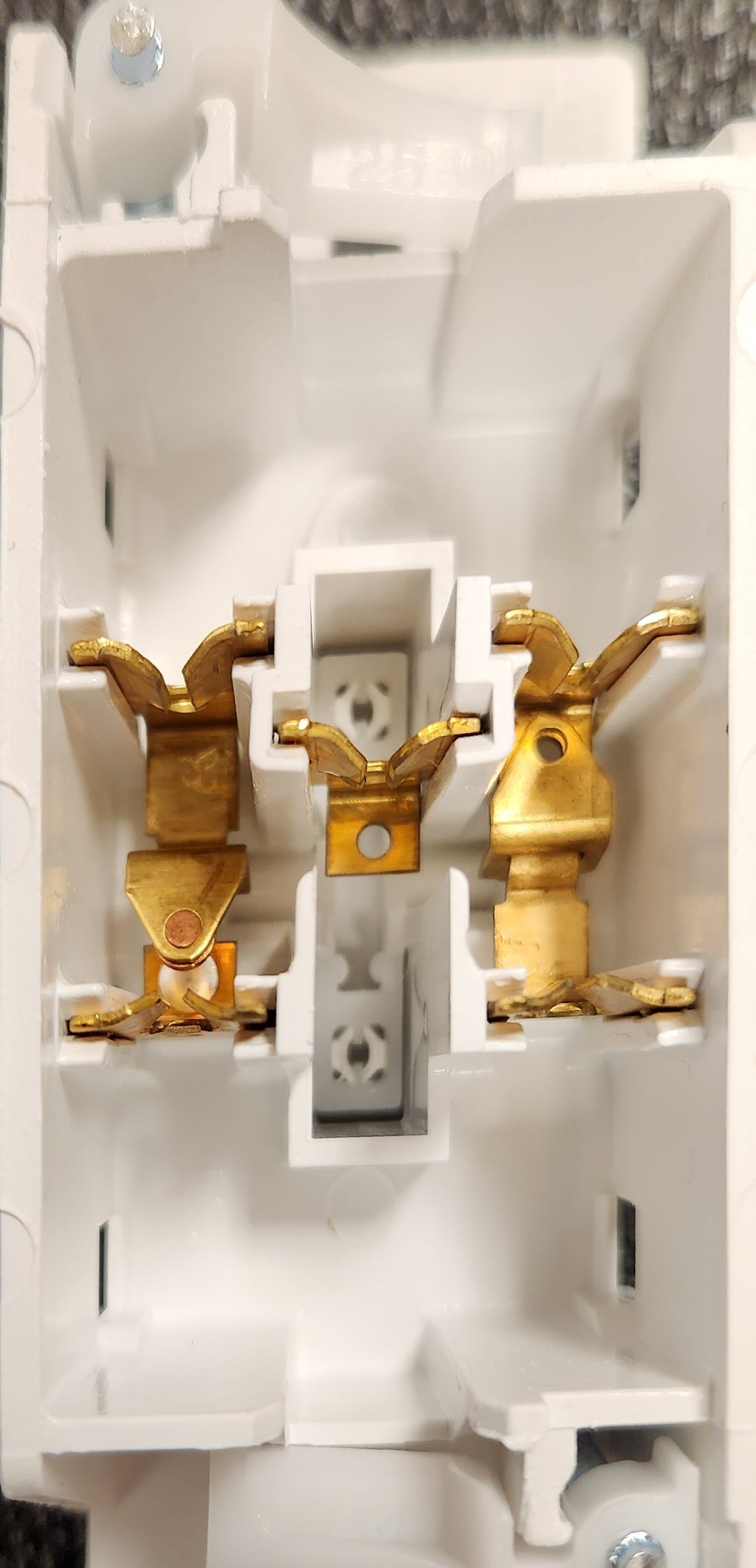 Pass & Seymour White Self Contained Rocker Wall Switch With Plate ...